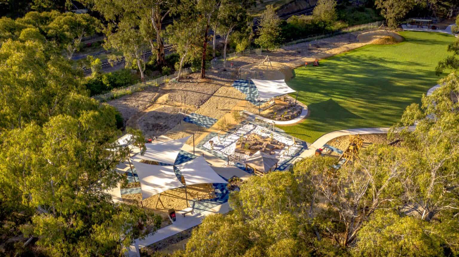Cantilever Structures – Queen Elizabeth Oval, Bendigo - Shade 'N' Sails